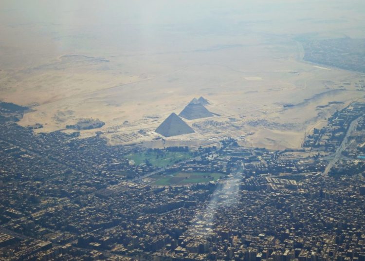The actual size of the Great Pyramid of Giza is far more massive than ...