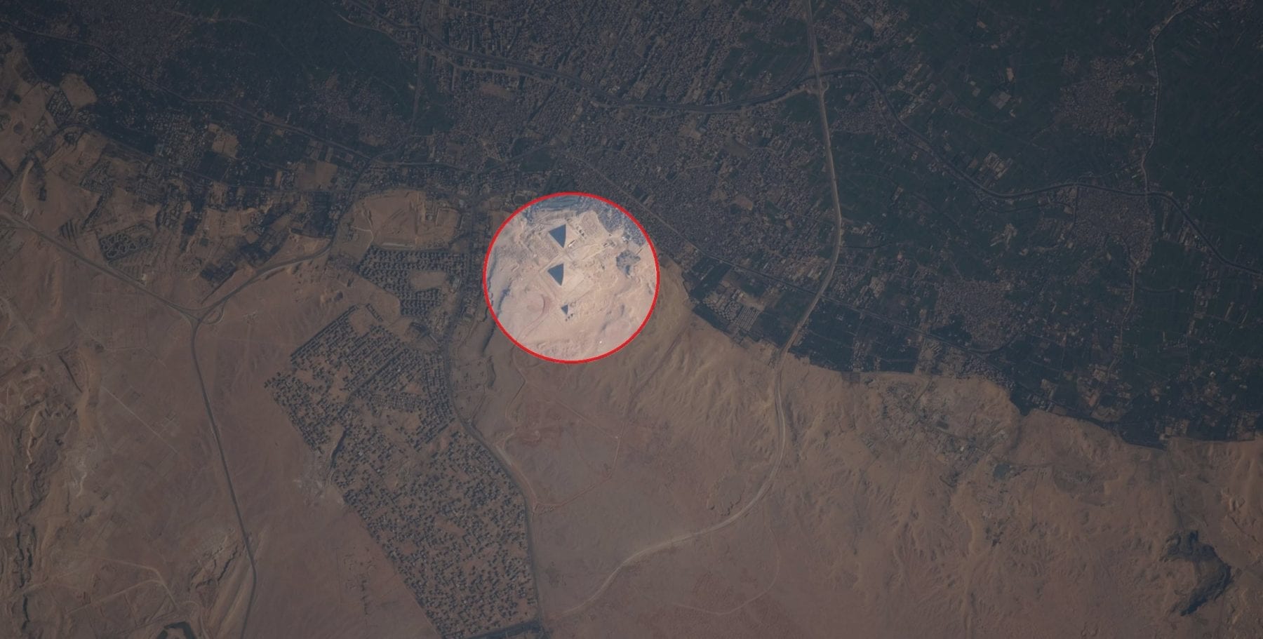 11 Rare Aerial Images of the Ancient Pyramids – Curiosmos