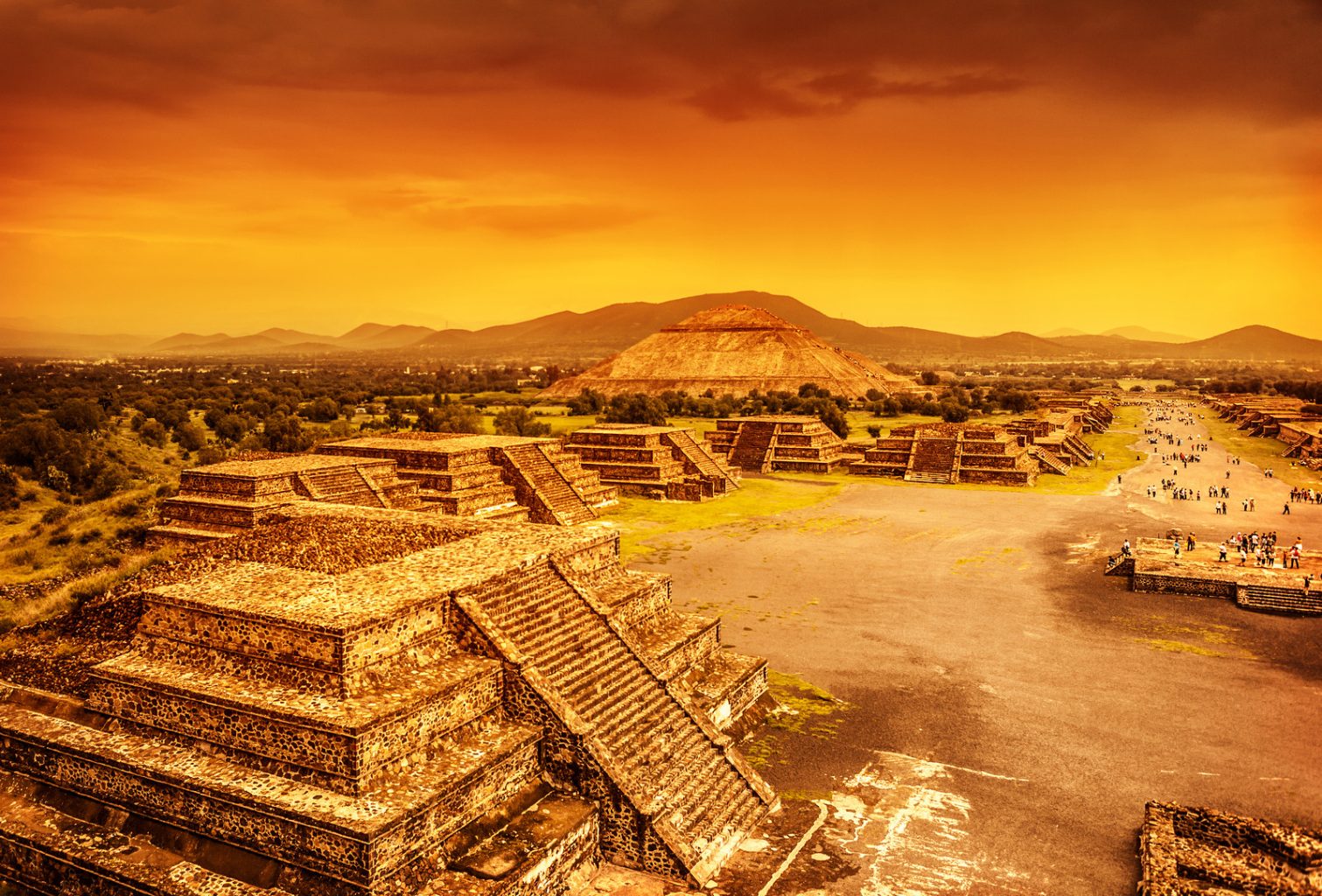 The "Golden" Chamber Under The Pyramids of Teotihuacan