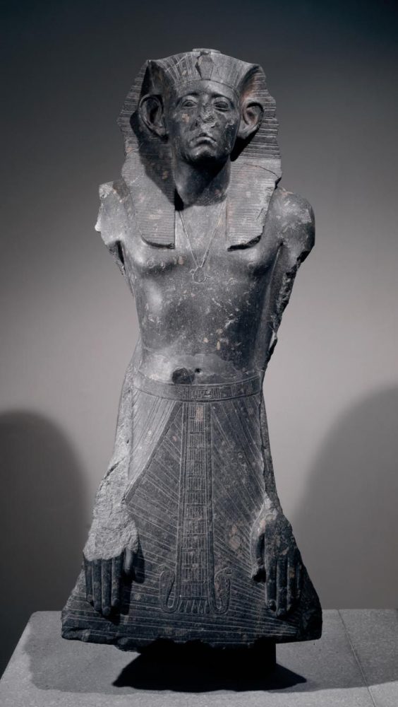 Why Do Statues of Egyptian Pharaohs Have Broken Noses? – Curiosmos