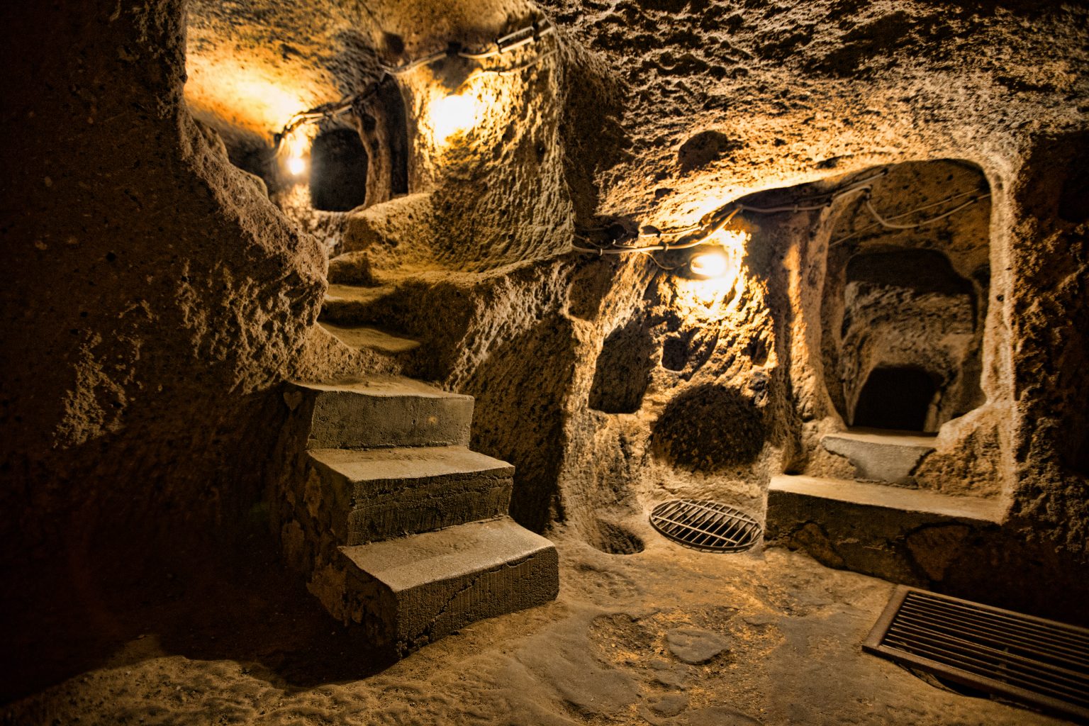 Five Photographs of Ancient Derinkuyu, the Largest Underground City on ...